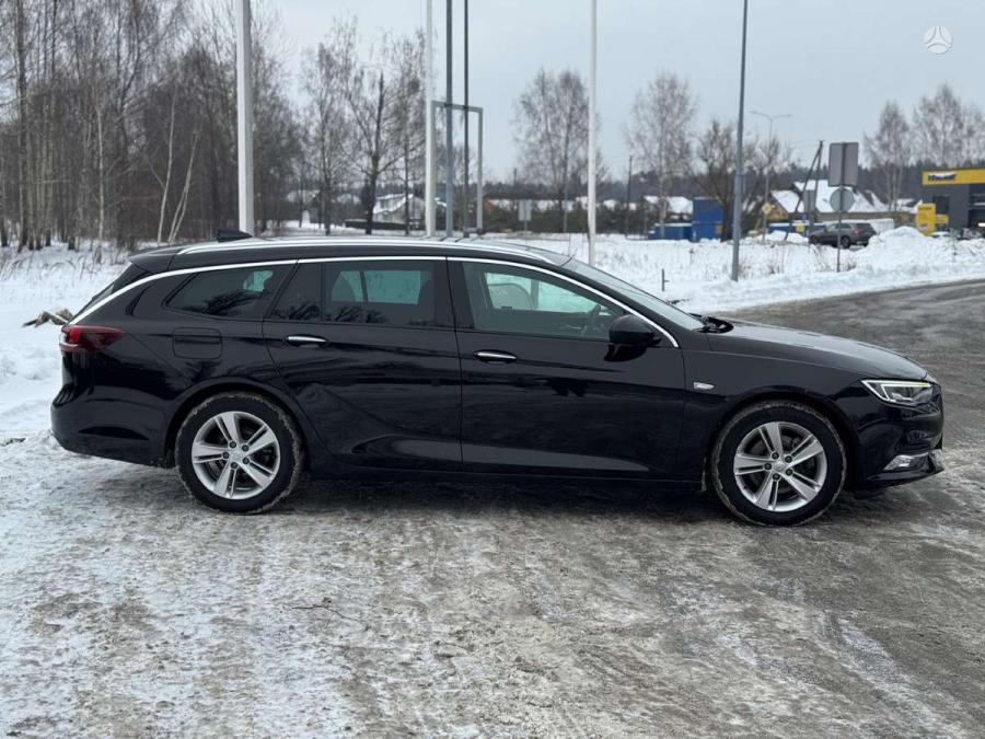 Black Opel Insignia 2018 in Taurage, with an engine capacity of 1.60 L and mileage of 145 thousand km for 9300 €, photo 7 on AUTOMOTO.COM.LV