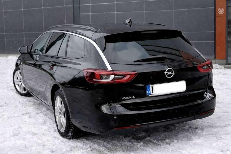 Black Opel Insignia 2018 in Klaipeda, with an engine capacity of 1.96 L and mileage of 226 thousand km for 8950 €, photo 4 on AUTOMOTO.COM.LV