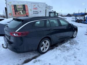 Black Opel Insignia 2018 in Siauliai, with an engine capacity of 1.60 L and mileage of 133 thousand km for 5800 €, photo 3 on AUTOMOTO.COM.LV