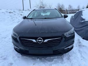 Black Opel Insignia 2018 in Siauliai, with an engine capacity of 1.60 L and mileage of 133 thousand km for 5800 €, photo 4 on AUTOMOTO.COM.LV