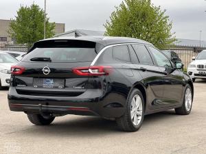Black Opel Insignia 2018 in Marijampole, with an engine capacity of 2.00 L and mileage of 225 thousand km for 9950 €, photo 9 on AUTOMOTO.COM.LV