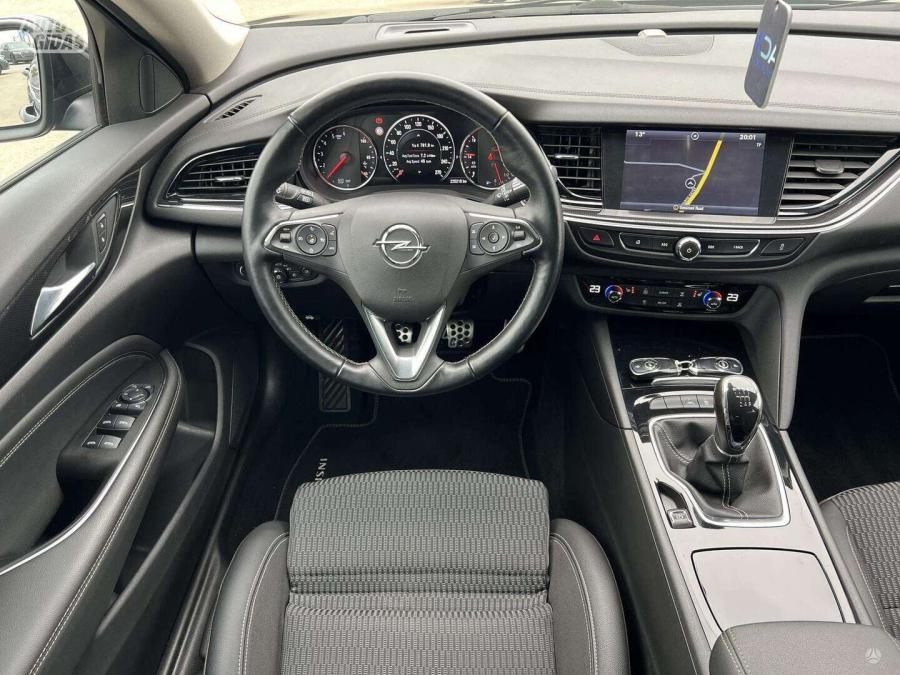 Black Opel Insignia 2018 in Marijampole, with an engine capacity of 2.00 L and mileage of 225 thousand km for 9950 €, photo 17 on AUTOMOTO.COM.LV