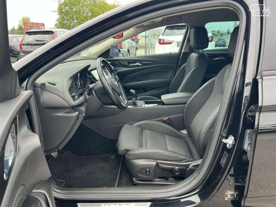 Black Opel Insignia 2018 in Marijampole, with an engine capacity of 2.00 L and mileage of 225 thousand km for 9950 €, photo 26 on AUTOMOTO.COM.LV