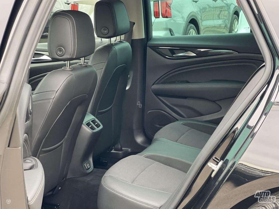 Black Opel Insignia 2018 in Marijampole, with an engine capacity of 2.00 L and mileage of 225 thousand km for 9950 €, photo 28 on AUTOMOTO.COM.LV