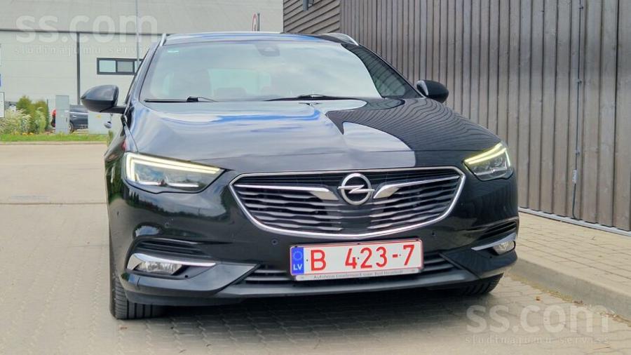 Black Opel Insignia 2018 in Jelgava, with an engine capacity of 2.00 L and mileage of 187 thousand km for 9950 €, photo 1 on AUTOMOTO.COM.LV