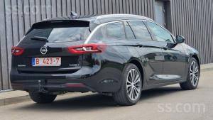 Black Opel Insignia 2018 in Jelgava, with an engine capacity of 2.00 L and mileage of 187 thousand km for 9950 €, photo 5 on AUTOMOTO.COM.LV