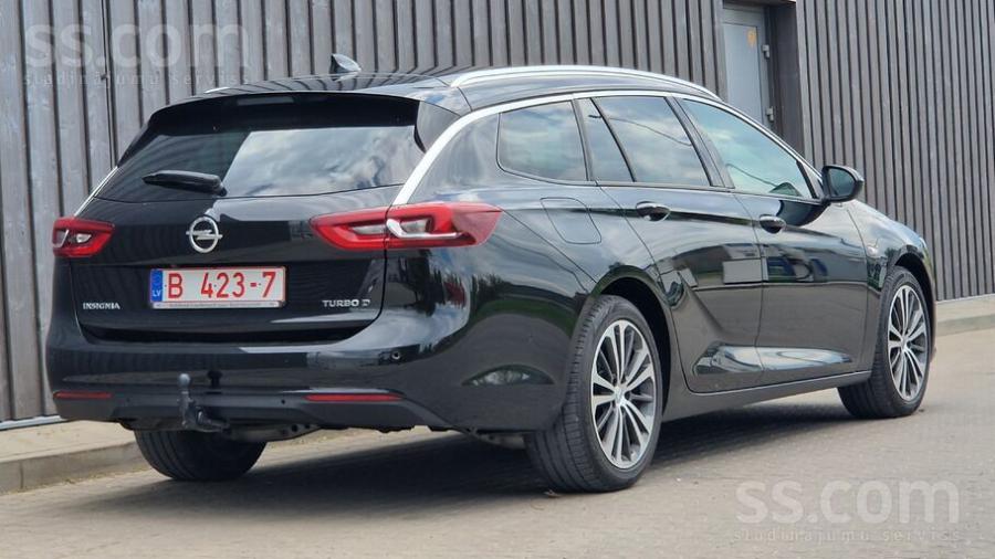 Black Opel Insignia 2018 in Jelgava, with an engine capacity of 2.00 L and mileage of 187 thousand km for 9950 €, photo 5 on AUTOMOTO.COM.LV