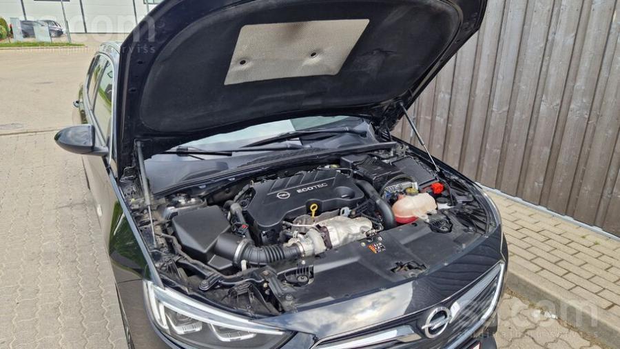Black Opel Insignia 2018 in Jelgava, with an engine capacity of 2.00 L and mileage of 187 thousand km for 9950 €, photo 10 on AUTOMOTO.COM.LV