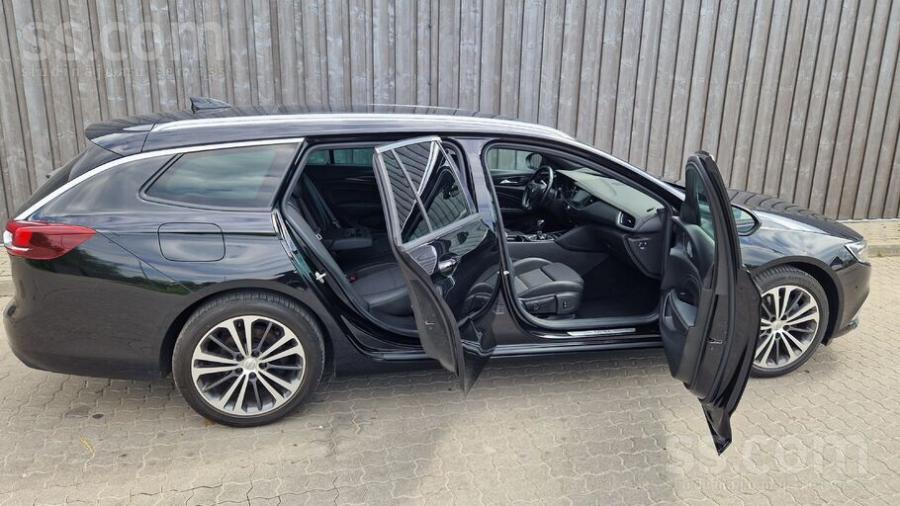 Black Opel Insignia 2018 in Jelgava, with an engine capacity of 2.00 L and mileage of 187 thousand km for 9950 €, photo 11 on AUTOMOTO.COM.LV