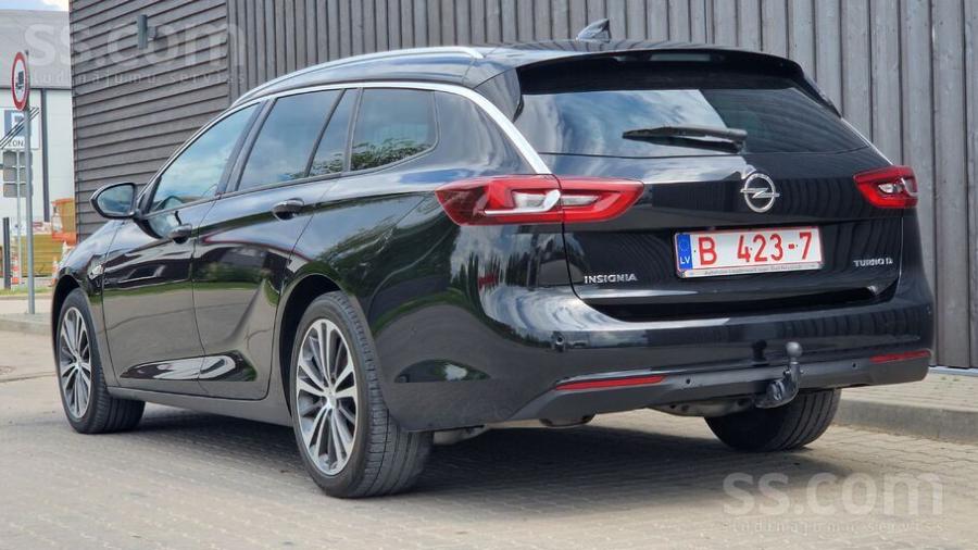 Black Opel Insignia 2018 in Jelgava, with an engine capacity of 2.00 L and mileage of 187 thousand km for 9950 €, photo 14 on AUTOMOTO.COM.LV