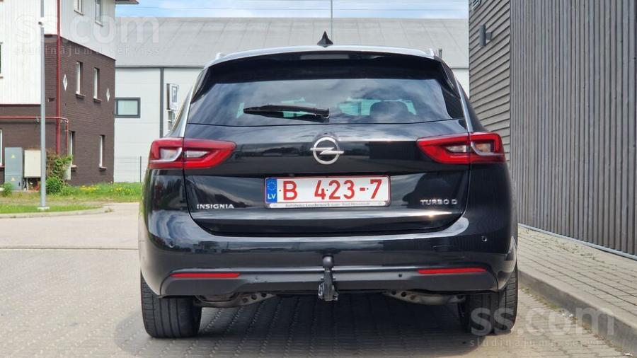 Black Opel Insignia 2018 in Jelgava, with an engine capacity of 2.00 L and mileage of 187 thousand km for 9950 €, photo 15 on AUTOMOTO.COM.LV