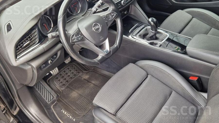 Black Opel Insignia 2018 in Jelgava, with an engine capacity of 2.00 L and mileage of 187 thousand km for 9950 €, photo 19 on AUTOMOTO.COM.LV
