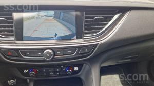 Black Opel Insignia 2018 in Jelgava, with an engine capacity of 2.00 L and mileage of 187 thousand km for 9950 €, photo 27 on AUTOMOTO.COM.LV