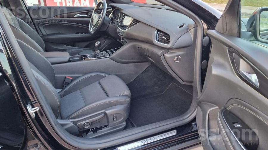 Black Opel Insignia 2018 in Jelgava, with an engine capacity of 2.00 L and mileage of 187 thousand km for 9950 €, photo 32 on AUTOMOTO.COM.LV