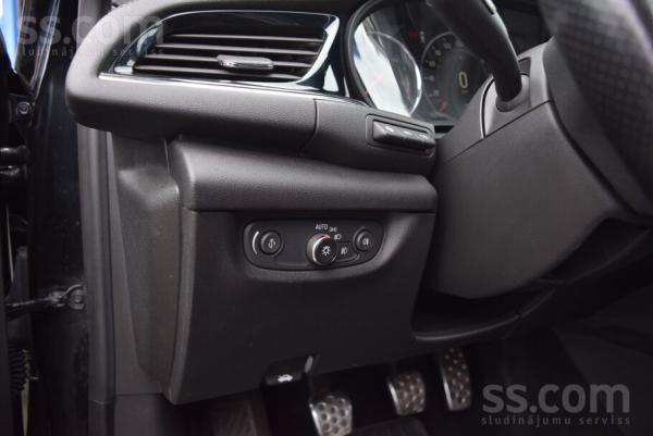 Melns Opel Insignia 2018 Rīga, ar dzinēja tilpumu 2.00 L un nobraukumu 191 tūkst. km par 8900 €, foto 10 vietnē AUTOMOTO.COM.LV