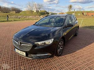 Black Opel Insignia 2018 in Siauliai, with an engine capacity of 1.50 L and mileage of 181 thousand km for 7600 €, photo  on AUTOMOTO.COM.LV