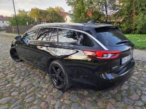 Black Opel Insignia 2018 in Jelgava, with an engine capacity of 1.60 L and mileage of 146 thousand km for 10200 €, photo 7 on AUTOMOTO.COM.LV