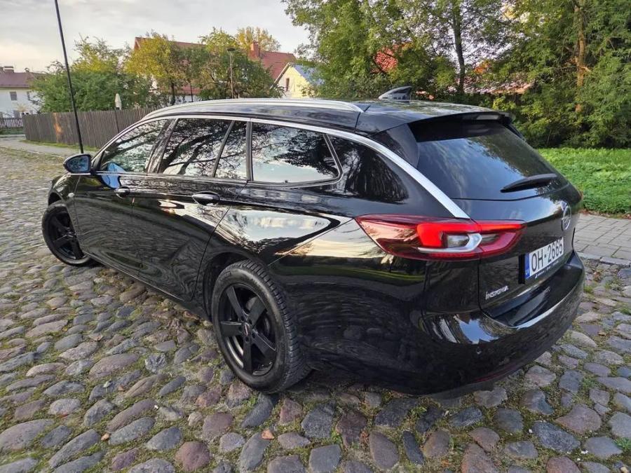 Black Opel Insignia 2018 in Jelgava, with an engine capacity of 1.60 L and mileage of 146 thousand km for 10200 €, photo 7 on AUTOMOTO.COM.LV