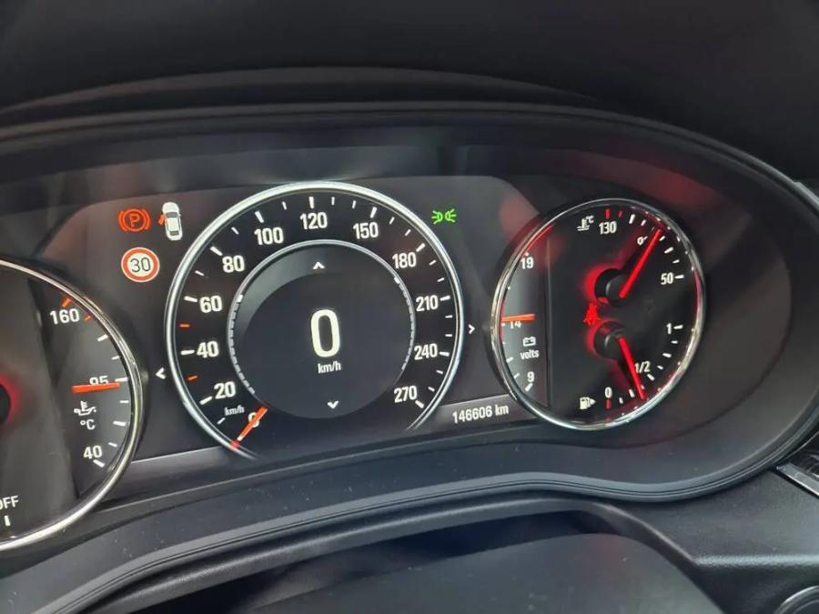 Black Opel Insignia 2018 in Jelgava, with an engine capacity of 1.60 L and mileage of 146 thousand km for 10200 €, photo 16 on AUTOMOTO.COM.LV