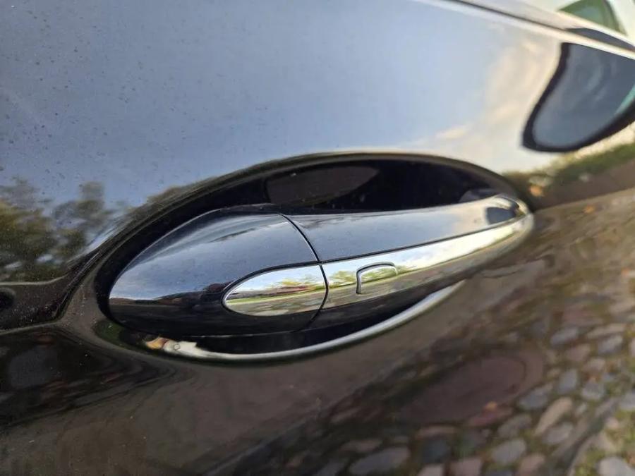 Black Opel Insignia 2018 in Jelgava, with an engine capacity of 1.60 L and mileage of 146 thousand km for 10200 €, photo 24 on AUTOMOTO.COM.LV