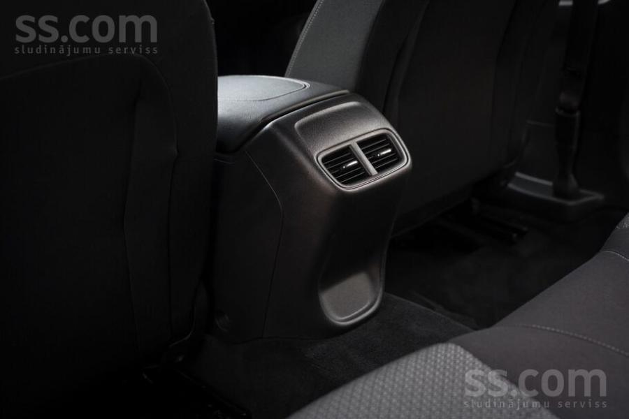Melns Opel Insignia 2018 Tukums, ar dzinēja tilpumu 1.60 L un nobraukumu 184 tūkst. km par 9590 €, foto 28 vietnē AUTOMOTO.COM.LV