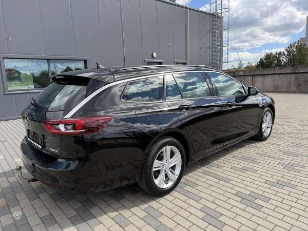 Black Opel Insignia 2018 in Siauliai, with an engine capacity of 1.60 L and mileage of 133 thousand km for 8600 €, photo 4 on AUTOMOTO.COM.LV