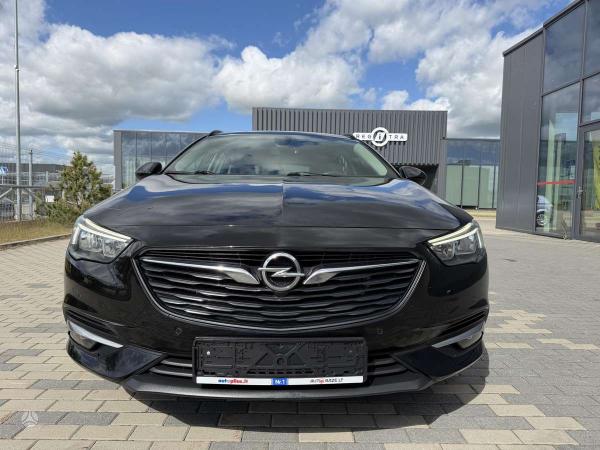 Black Opel Insignia 2018 in Siauliai, with an engine capacity of 1.60 L and mileage of 133 thousand km for 8600 €, photo 7 on AUTOMOTO.COM.LV