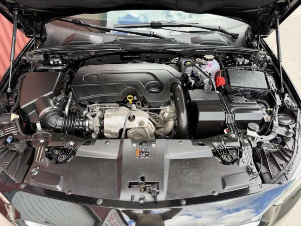 Black Opel Insignia 2018 in Siauliai, with an engine capacity of 1.60 L and mileage of 133 thousand km for 8600 €, photo 9 on AUTOMOTO.COM.LV