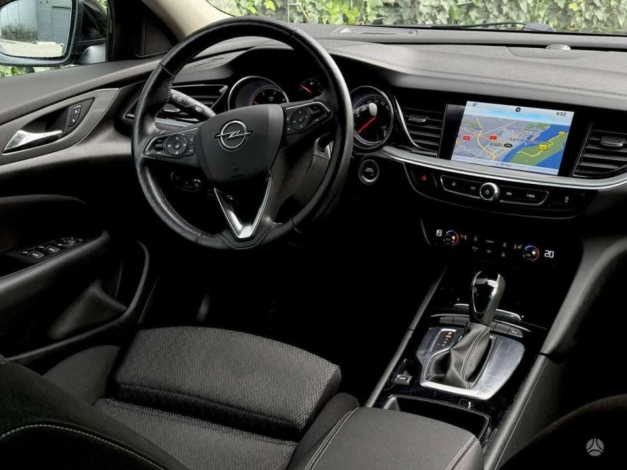 Black Opel Insignia 2018 in Klaipeda, with an engine capacity of 1.60 L and mileage of 226 thousand km for 8800 €, photo 13 on AUTOMOTO.COM.LV