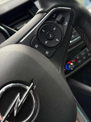 Black Opel Insignia 2018 in Klaipeda, with an engine capacity of 1.60 L and mileage of 226 thousand km for 8800 €, photo 16 on AUTOMOTO.COM.LV