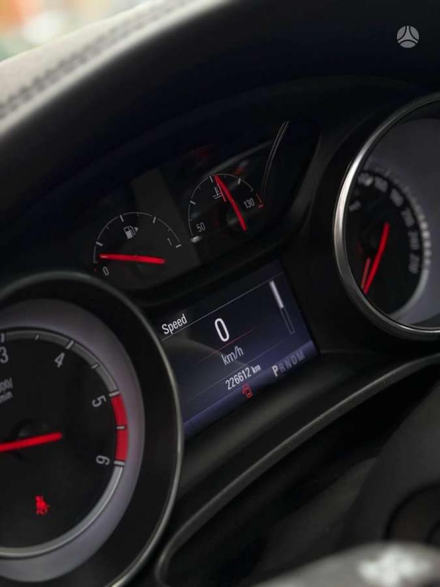 Black Opel Insignia 2018 in Klaipeda, with an engine capacity of 1.60 L and mileage of 226 thousand km for 8800 €, photo 17 on AUTOMOTO.COM.LV
