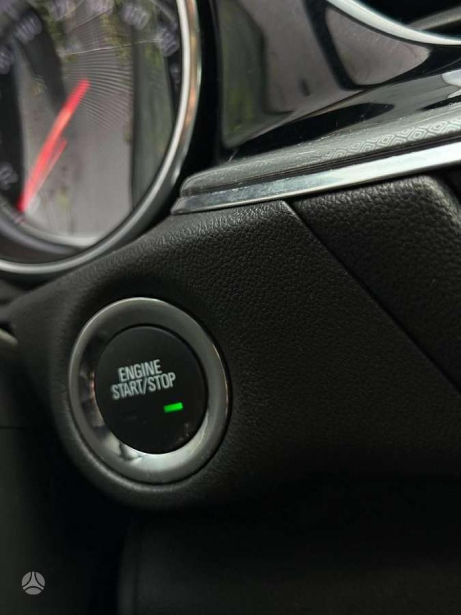 Black Opel Insignia 2018 in Klaipeda, with an engine capacity of 1.60 L and mileage of 226 thousand km for 8800 €, photo 18 on AUTOMOTO.COM.LV