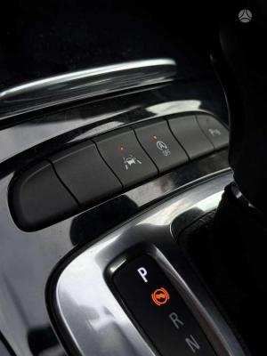 Black Opel Insignia 2018 in Klaipeda, with an engine capacity of 1.60 L and mileage of 226 thousand km for 8800 €, photo 20 on AUTOMOTO.COM.LV