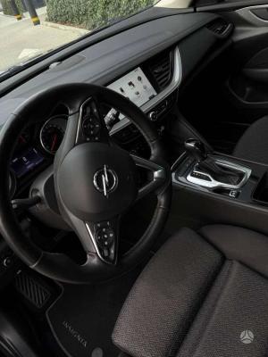Black Opel Insignia 2018 in Klaipeda, with an engine capacity of 1.60 L and mileage of 226 thousand km for 8800 €, photo 28 on AUTOMOTO.COM.LV