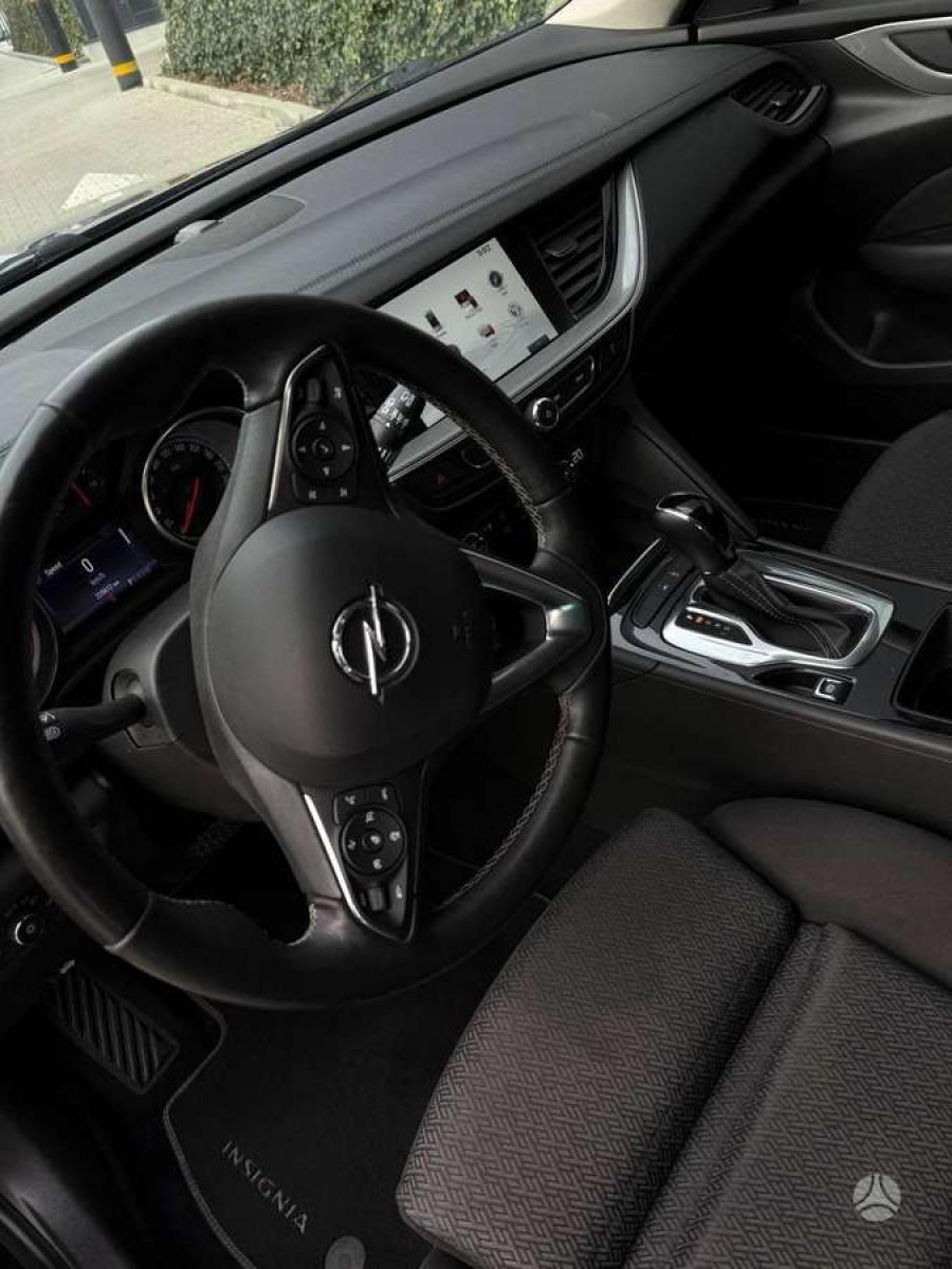 Black Opel Insignia 2018 in Klaipeda, with an engine capacity of 1.60 L and mileage of 226 thousand km for 8800 €, photo 28 on AUTOMOTO.COM.LV