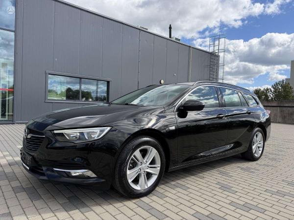 Black Opel Insignia 2018 in Siauliai, with an engine capacity of 1.60 L and mileage of 132 thousand km for 7980 €, photo 1 on AUTOMOTO.COM.LV