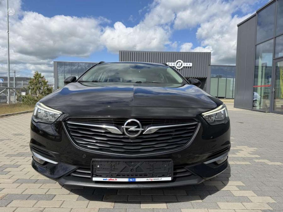 Black Opel Insignia 2018 in Siauliai, with an engine capacity of 1.60 L and mileage of 132 thousand km for 7980 €, photo 6 on AUTOMOTO.COM.LV