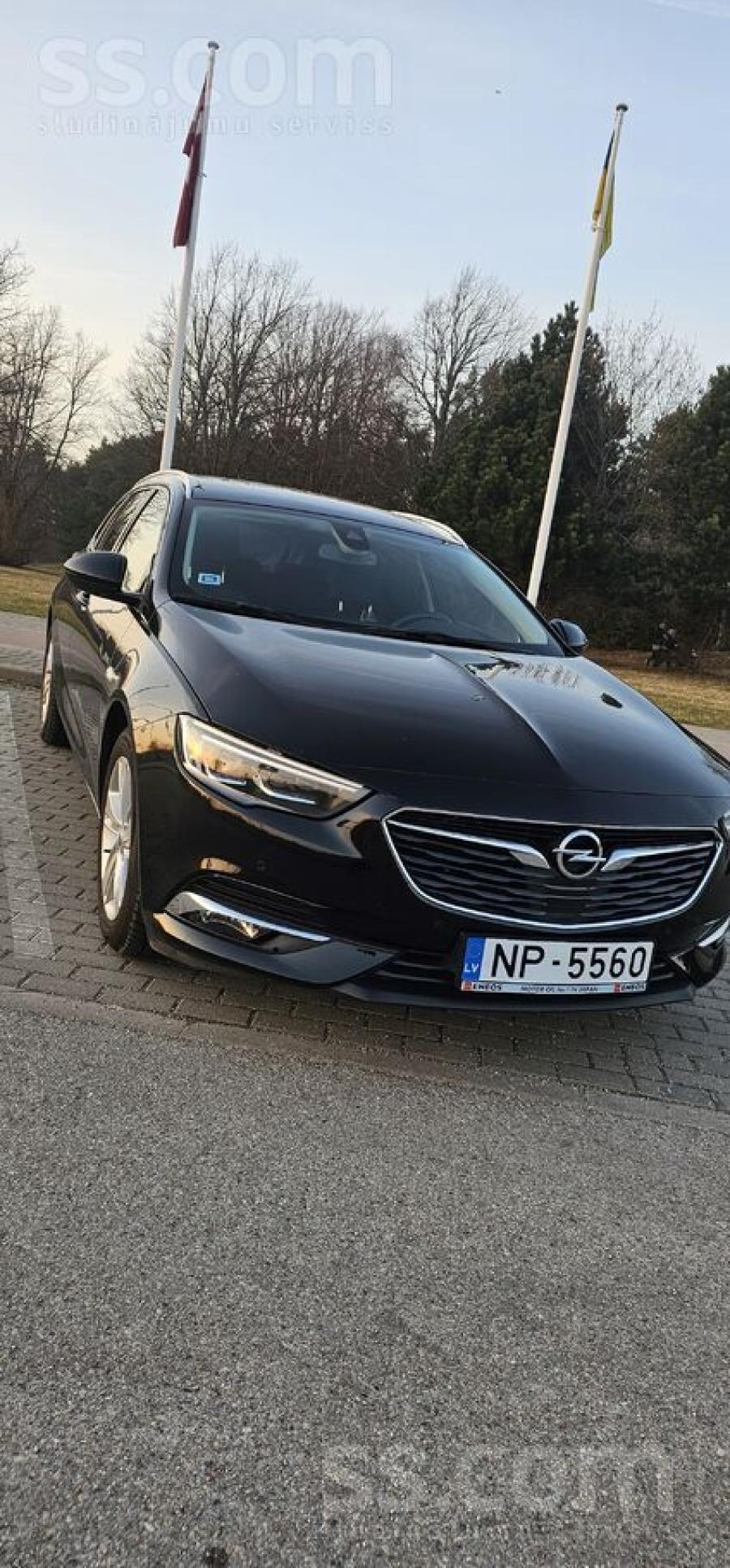 Black Opel Insignia 2019 in Liepaja, with an engine capacity of 2.00 L and mileage of 167 thousand km for 11200 €, photo 1 on AUTOMOTO.COM.LV