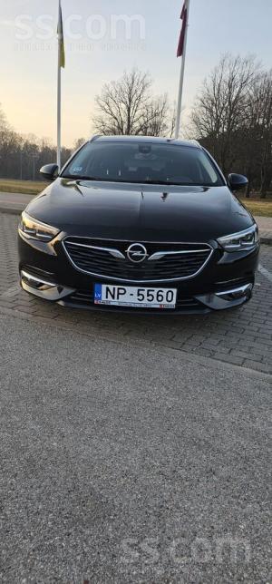Black Opel Insignia 2019 in Liepaja, with an engine capacity of 2.00 L and mileage of 167 thousand km for 11200 €, photo 4 on AUTOMOTO.COM.LV