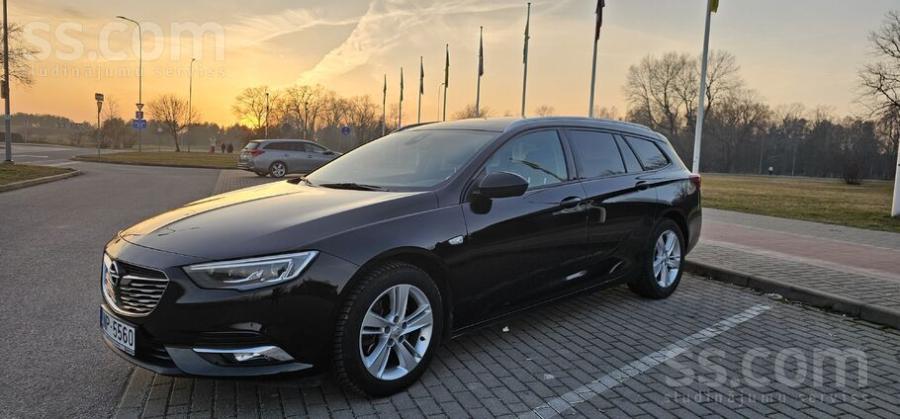Black Opel Insignia 2019 in Liepaja, with an engine capacity of 2.00 L and mileage of 167 thousand km for 11200 €, photo 7 on AUTOMOTO.COM.LV