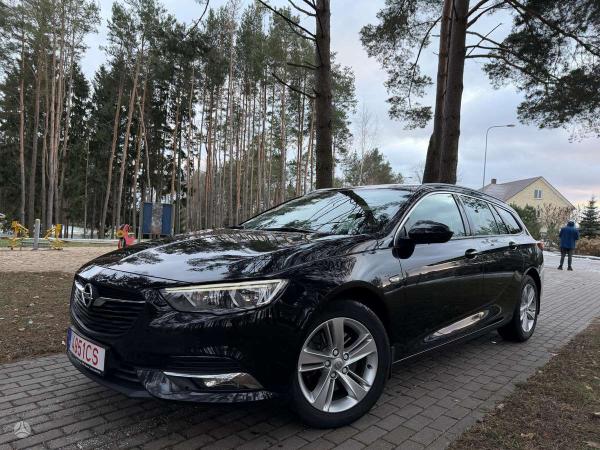 Black Opel Insignia 2019 in Utena, with an engine capacity of 1.60 L and mileage of 130 thousand km for 9600 €, photo 1 on AUTOMOTO.COM.LV