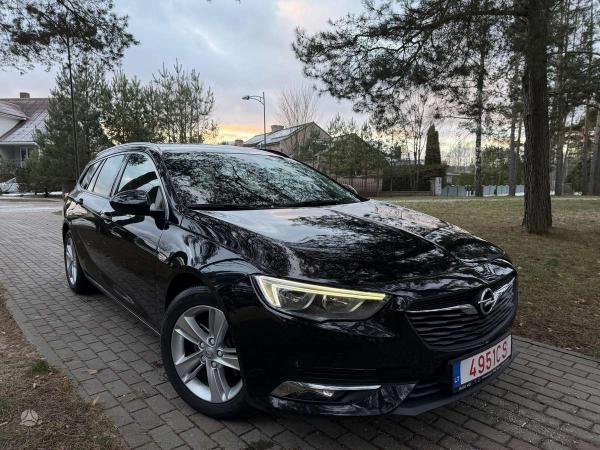 Black Opel Insignia 2019 in Utena, with an engine capacity of 1.60 L and mileage of 130 thousand km for 9600 €, photo 2 on AUTOMOTO.COM.LV