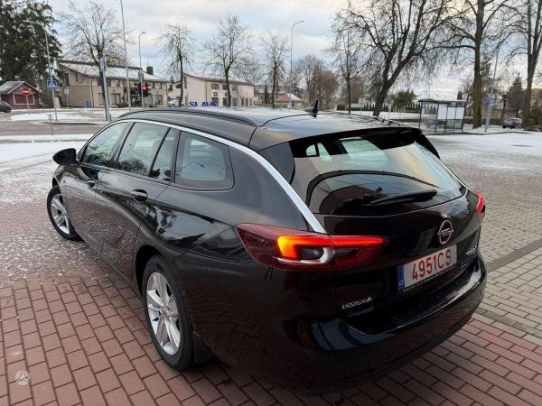 Black Opel Insignia 2019 in Utena, with an engine capacity of 1.60 L and mileage of 130 thousand km for 9600 €, photo 7 on AUTOMOTO.COM.LV