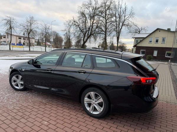Black Opel Insignia 2019 in Utena, with an engine capacity of 1.60 L and mileage of 130 thousand km for 9600 €, photo 9 on AUTOMOTO.COM.LV