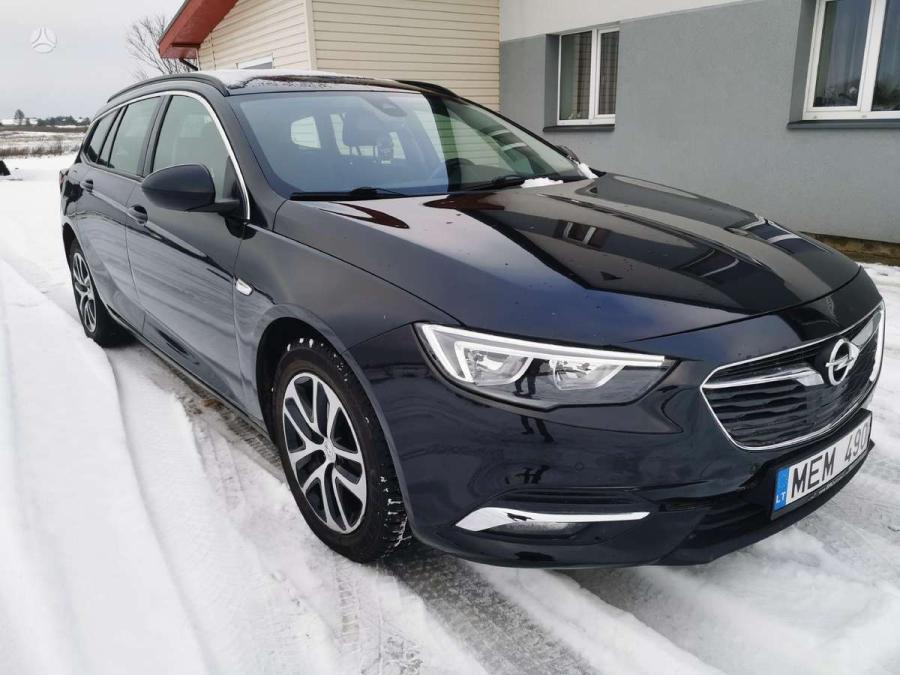 Black Opel Insignia 2019 in Vilnius, with an engine capacity of 1.60 L and mileage of 260 thousand km for 7350 €, photo 2 on AUTOMOTO.COM.LV