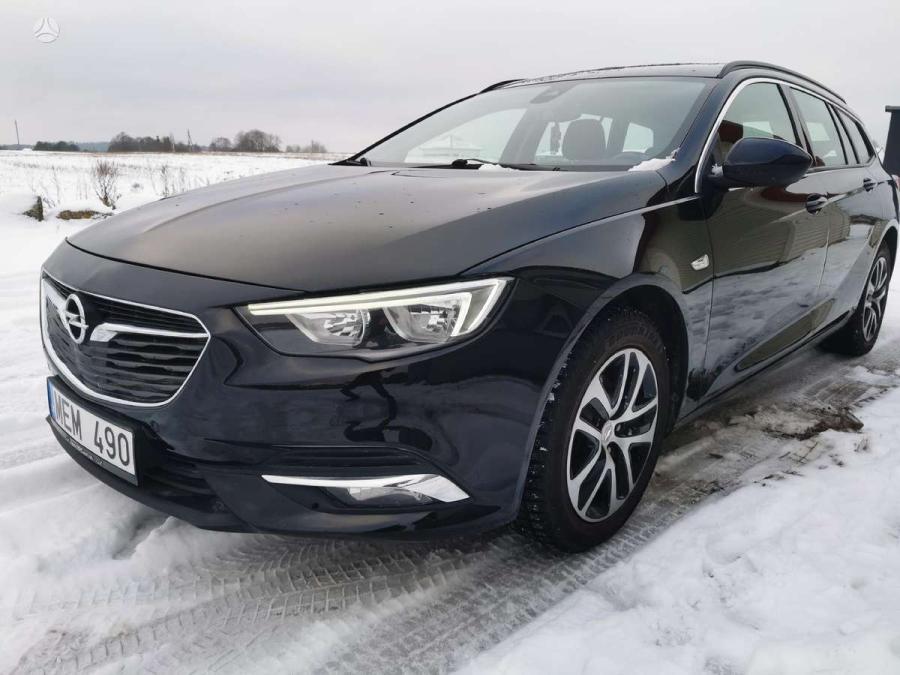 Black Opel Insignia 2019 in Vilnius, with an engine capacity of 1.60 L and mileage of 260 thousand km for 7350 €, photo 3 on AUTOMOTO.COM.LV