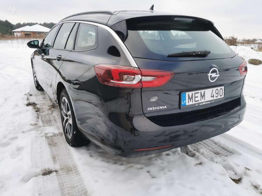 Black Opel Insignia 2019 in Vilnius, with an engine capacity of 1.60 L and mileage of 260 thousand km for 7350 €, photo 4 on AUTOMOTO.COM.LV