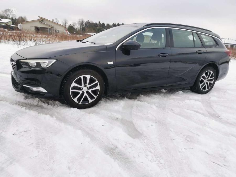 Black Opel Insignia 2019 in Vilnius, with an engine capacity of 1.60 L and mileage of 260 thousand km for 7350 €, photo 11 on AUTOMOTO.COM.LV