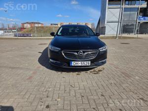 Black Opel Insignia 2019 in Valmiera, with an engine capacity of 2.00 L and mileage of 186 thousand km for 12300 €, photo 2 on AUTOMOTO.COM.LV