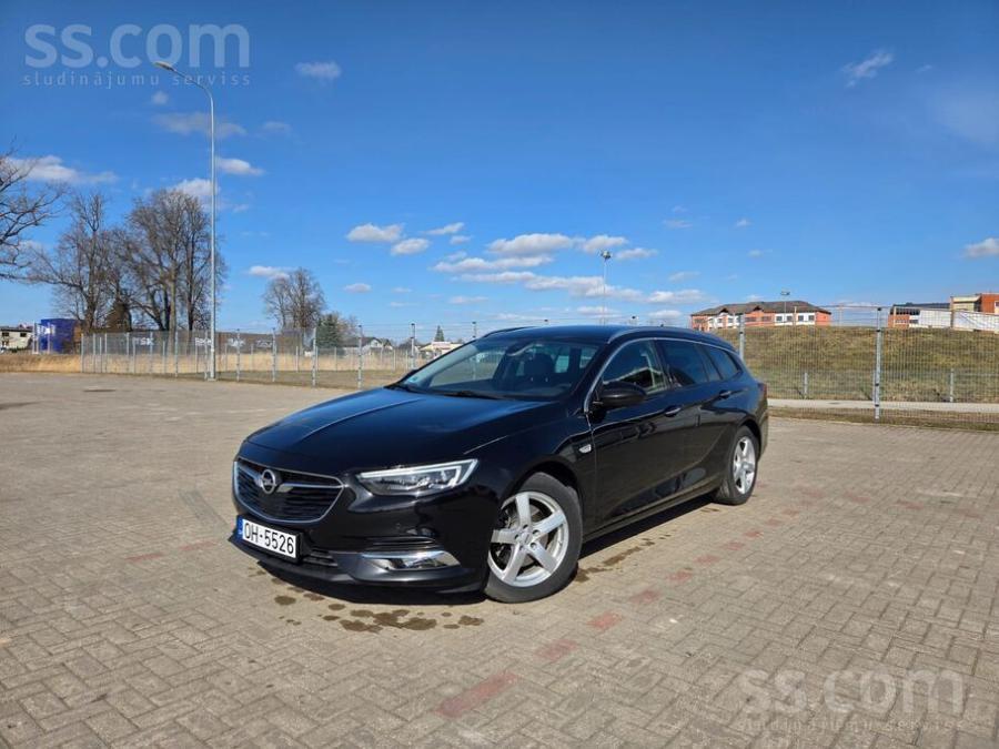 Black Opel Insignia 2019 in Valmiera, with an engine capacity of 2.00 L and mileage of 186 thousand km for 12300 €, photo 3 on AUTOMOTO.COM.LV